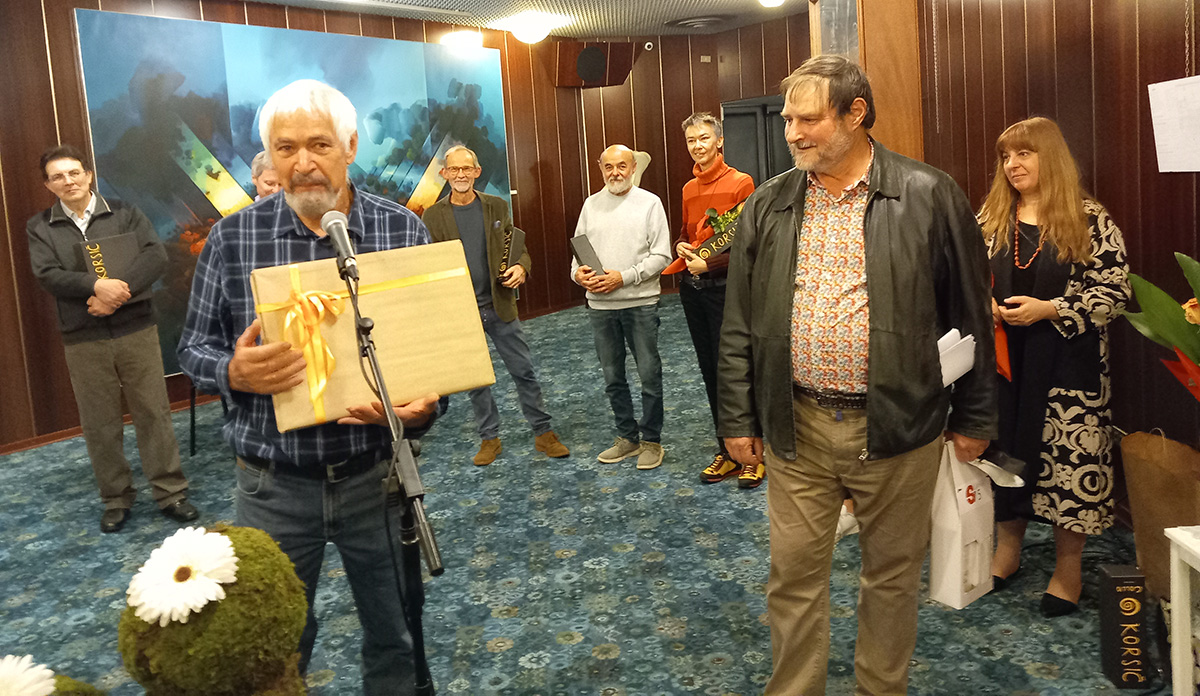 Sveža podoba abstrakcije in realizma » Noviglas