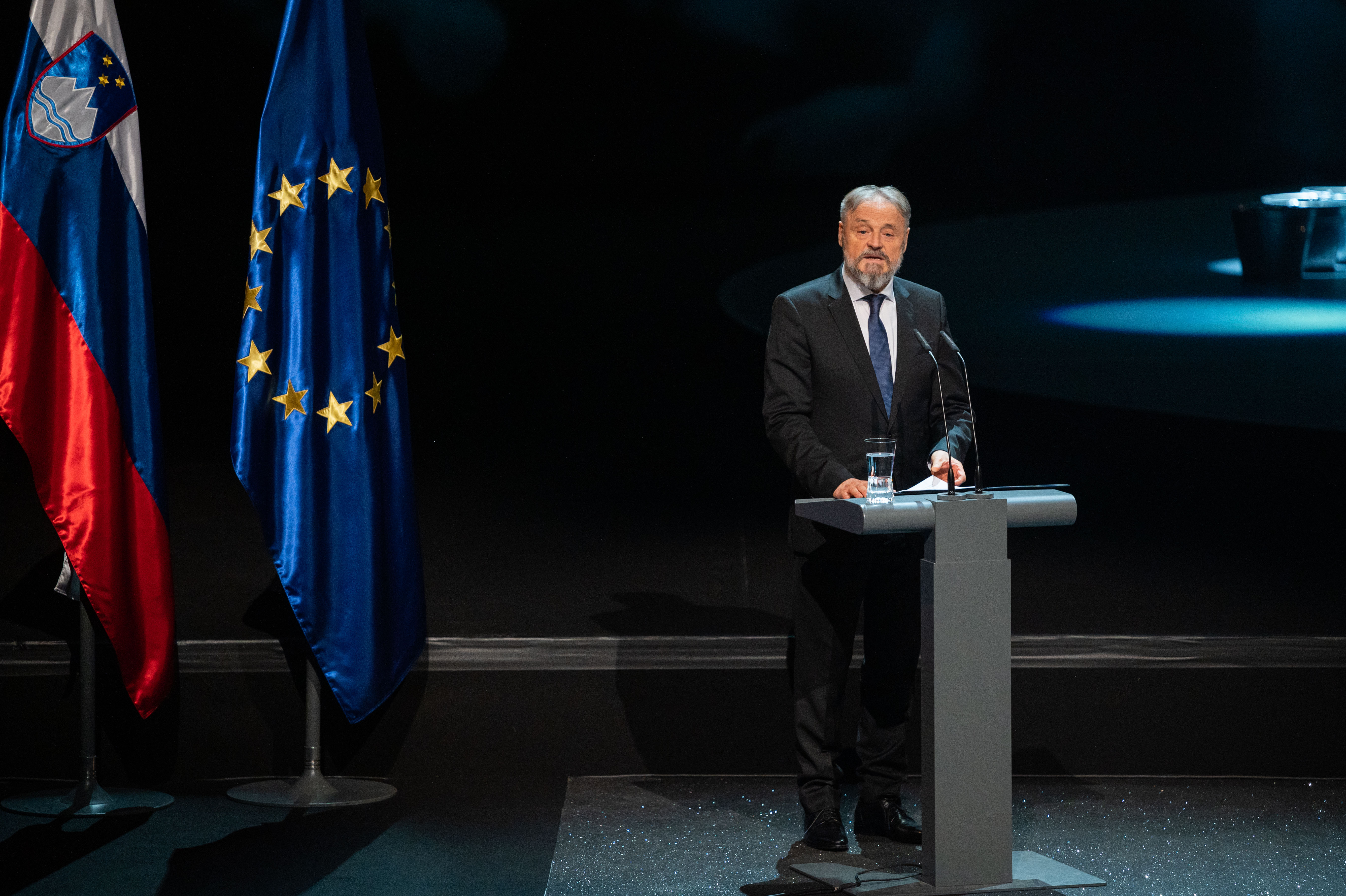 Slavnostni govor akademika dr. Jožefa Muhoviča na osrednji Prešernovi ...